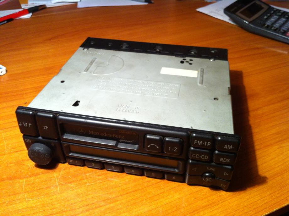 Mercedes Becker auto radio