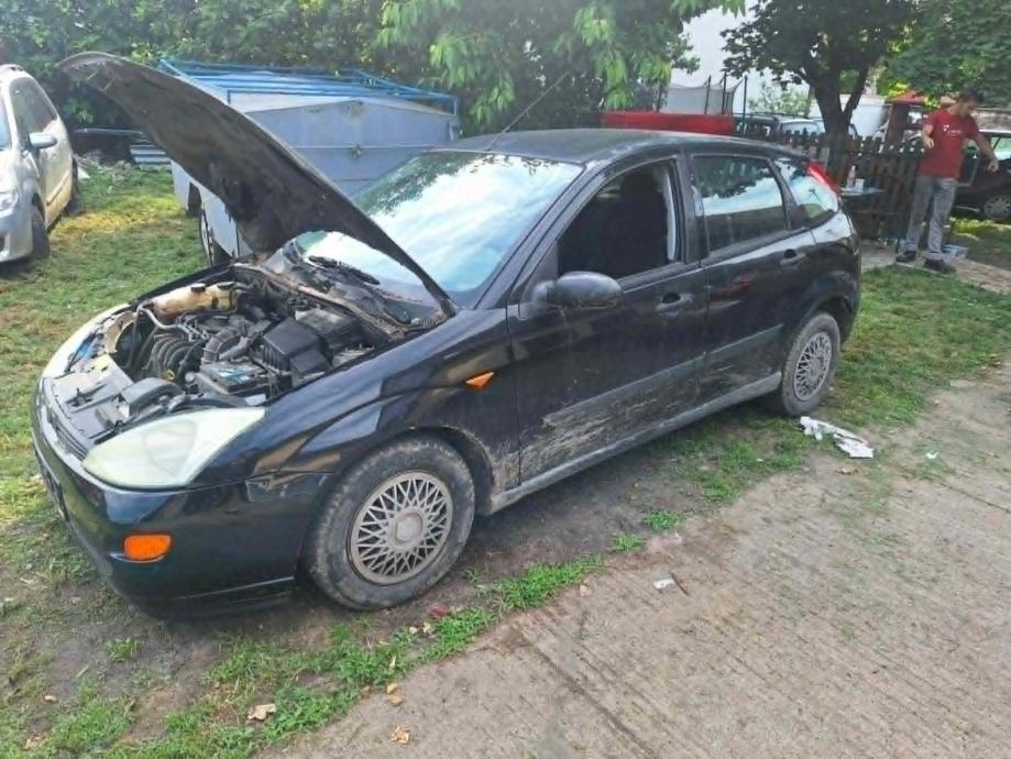 stakla ford focus mk1 2000g.