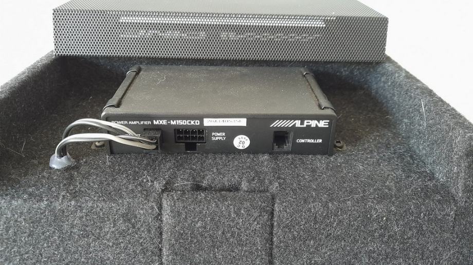 Alpine SWE-815 aktivni subwoofer