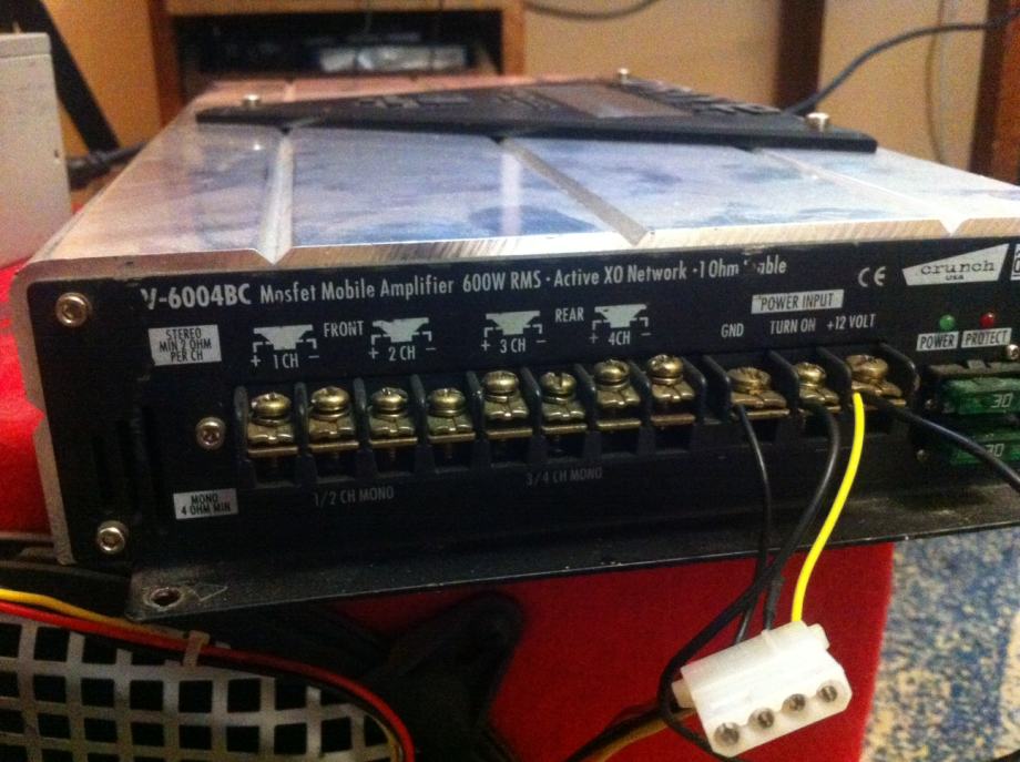 maxxsonics crunch V6004BC auto pojačalo 600W RMS