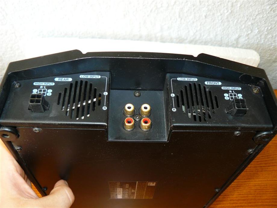 Prodajem auto pojačalo JVC KS-AX6300