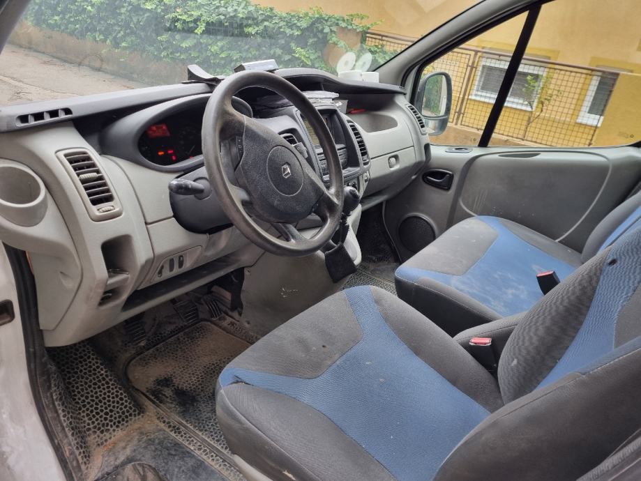Renault Traffic 2.0 dci 6 sjedala, 2011 god.
