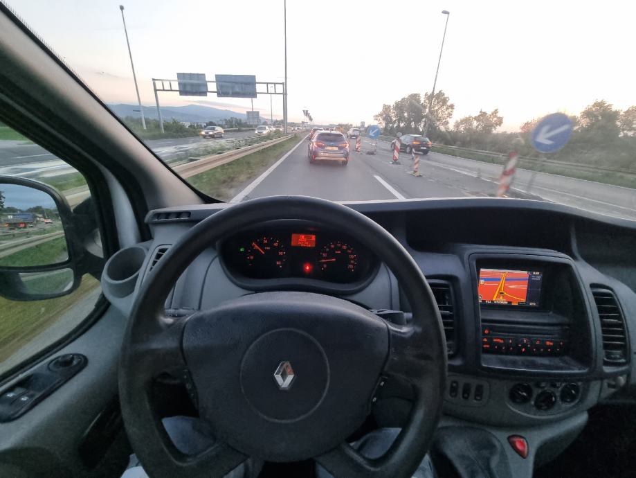 Renault Traffic 2.0 dci 6 sjedala, 2011 god.