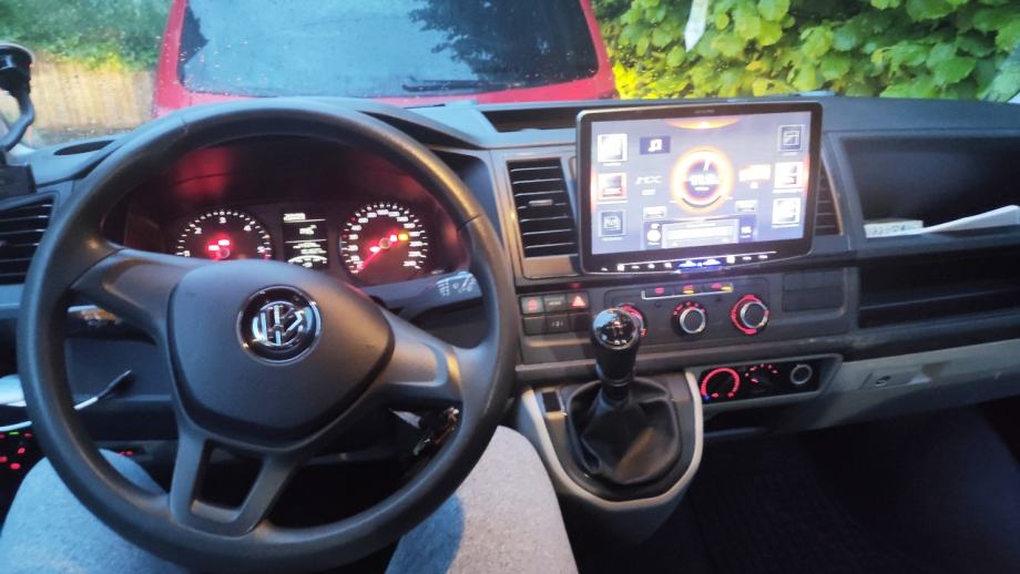 WV Transporter T6, 2017 god.