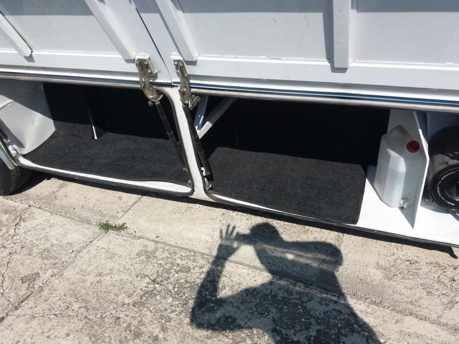 ISUZU TURQUOISE Q-BUS 31, 2009 god.