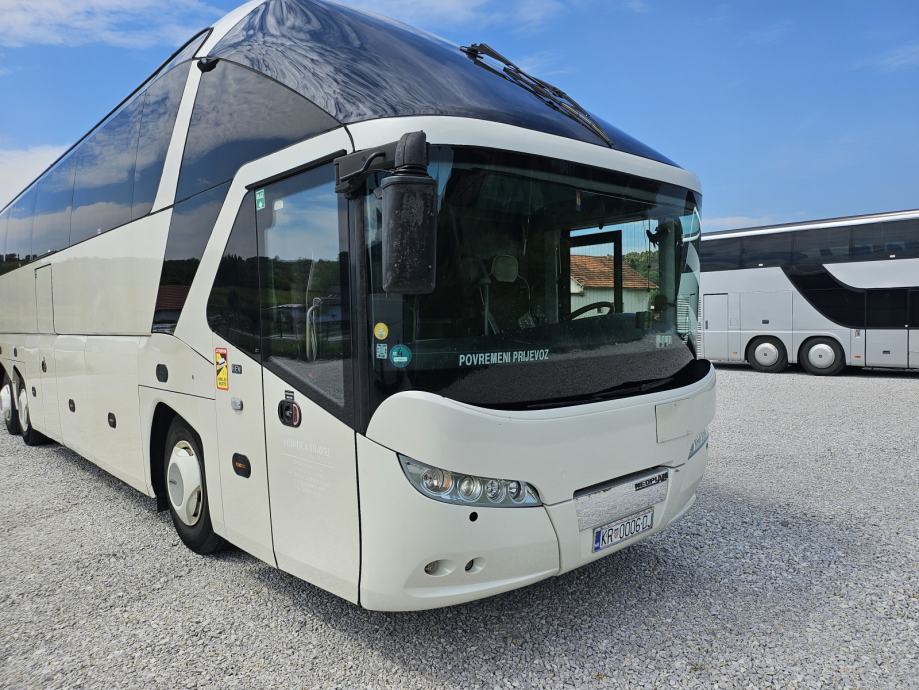 NEOPLAN STARLINER N5217, 2010 god.