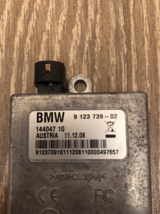 9123739 - USB HUB BMW 1 3 5 6 7 Z E8x E90 E9x E6x F07 E63 E64 F01 F02