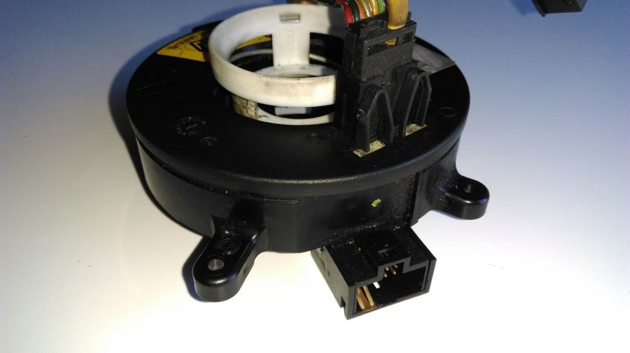 Alfa Romeo 147 - zavojnica (kontakti) volana sa tipkama