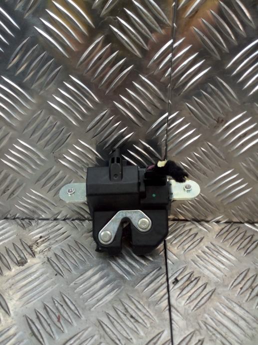 ALFA ROMEO MITO LANCIA Y BRAVA VRATA PRTLJAŽNIKA BUNKERA 50513866