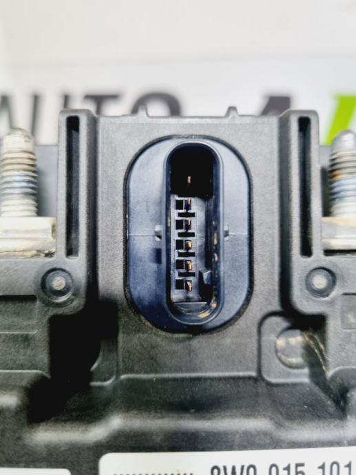 Audi a4 a5 8w f5 b9 2.0 tfsi dodatna baterija vozila 8W0915101A