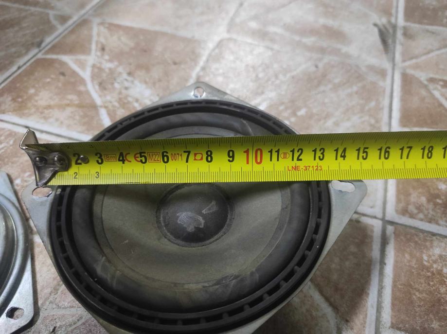 auto zvucnici 13cm bmw