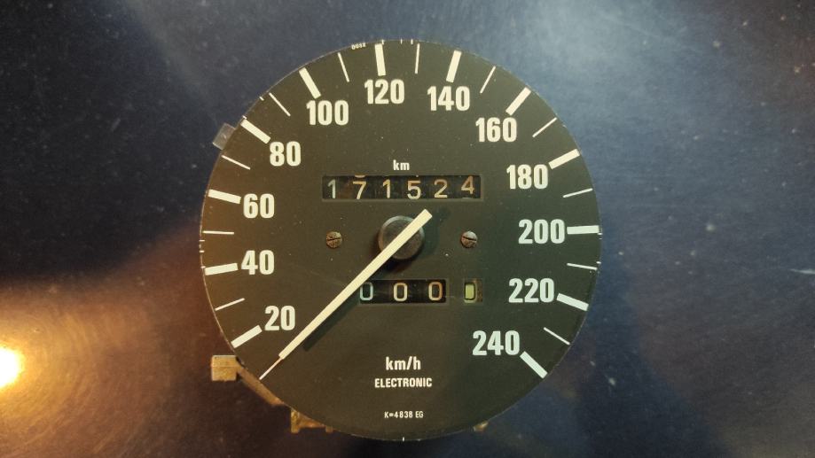 BMW e30 tacho, sat, kilometar sat