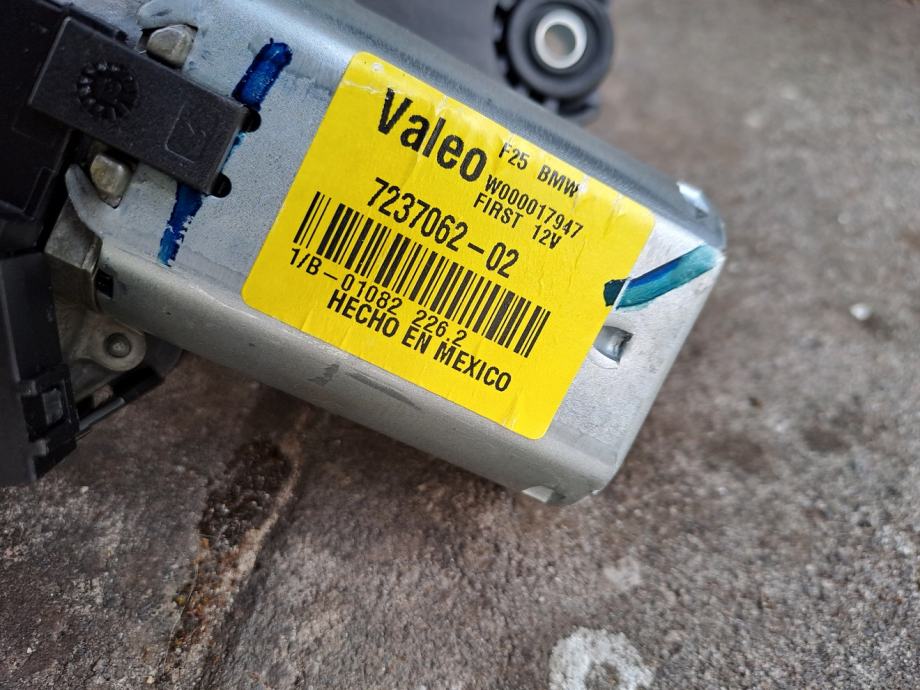 BMW X3 F25 MOTOR MOTORIC ZADNJEG BRISACA 7237062 67637237062 VALEO