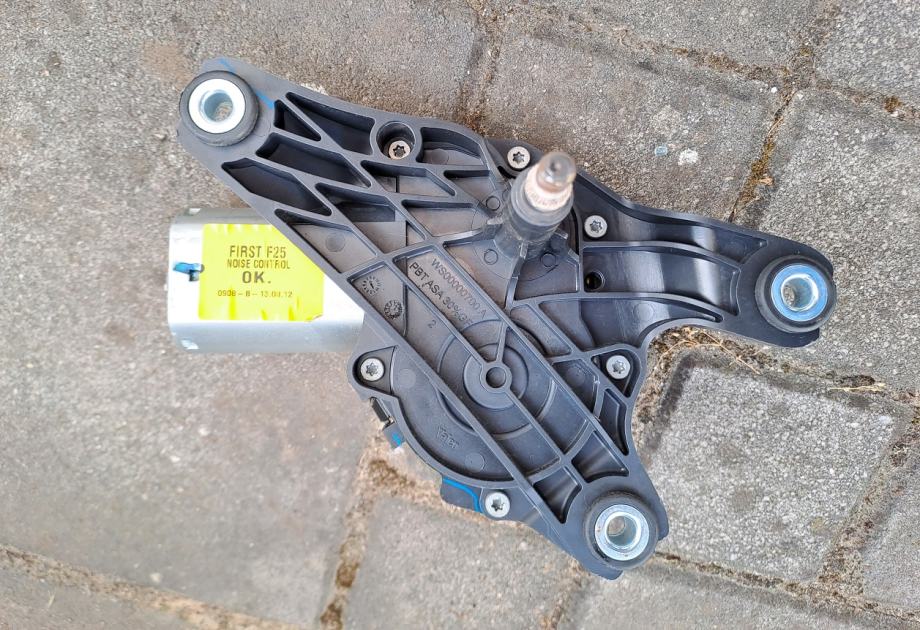 BMW X3 F25 MOTOR MOTORIC ZADNJEG BRISACA 7237062 67637237062 VALEO