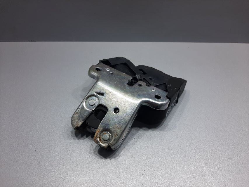 BRAVA GEPEKA AUDI A4 (B8) > 07-11 4F5827505D