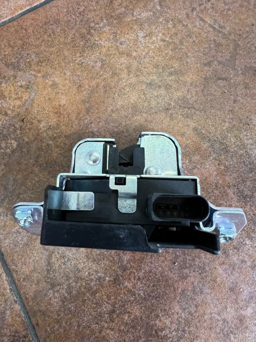 BRAVA VRATA PRTLJAŽNIKA VW, SEAT - 7P0827505G