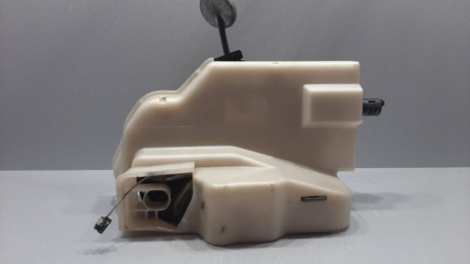 BRAVA VRATA VW TOURAN > 03-06 PA6630FV