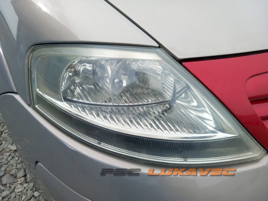 CITROEN C3 DESNI FAR 2004.