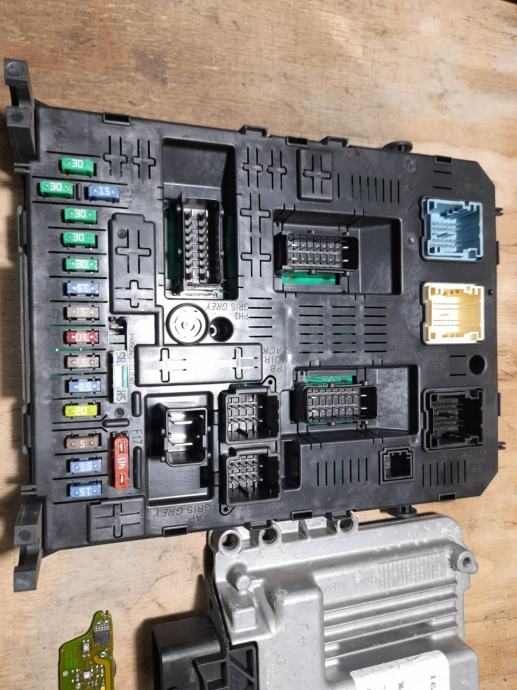 Citroen c4 1.6VTI 88kw set paljenja ECU,BSI,kod kluč - ECU 9666934280