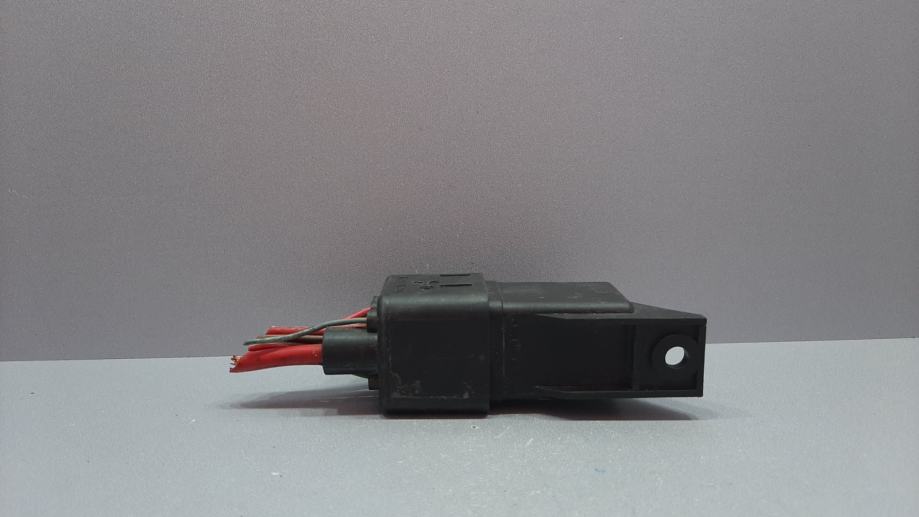 ELEKTRONIKA RELEJ VOLVO S40/V50 > 04-07 281003037