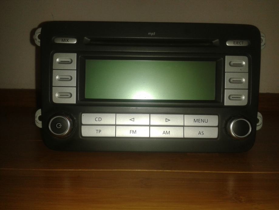 Golf 5 radio mp3 original plus knjizica i code golf v Blaupunkt
