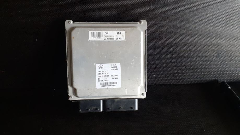 MERCEDES 220 CDI KOMPJUTOR MOTORA A6511501879 A0054469640 CRD2.20