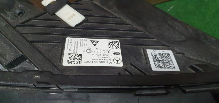 ***MERCEDES-BENZ***FAR DESNI MULTIBEAM E-CLASS**A2139067008