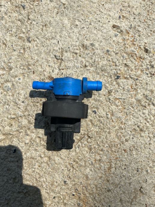 Mercedes vakuum ventil 0004703693