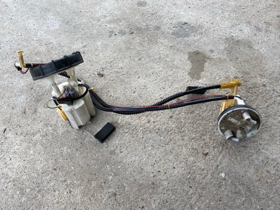 Mercedes w203 C klasa pumpa goriva, benzinac