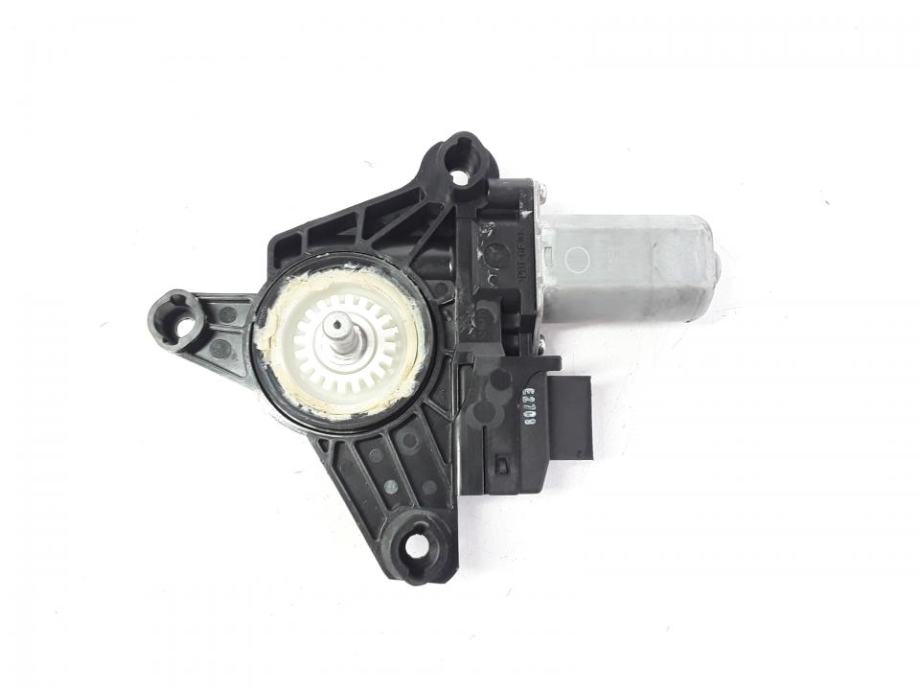 MOTORIC PODIZACA A2469063200 MERCEDES GLA 2014-2020