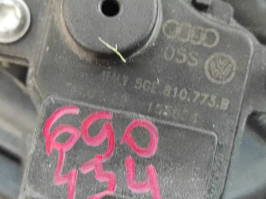 MOTORIC POKLOPCA REZERVOARA VW PASSAT B8 > 14- 5GE810773B