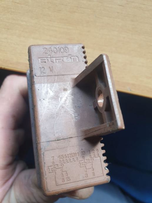 RELEJ BITRON PEUGEOT CITROEN 240109 240.101. 96 075406 80 9607540680