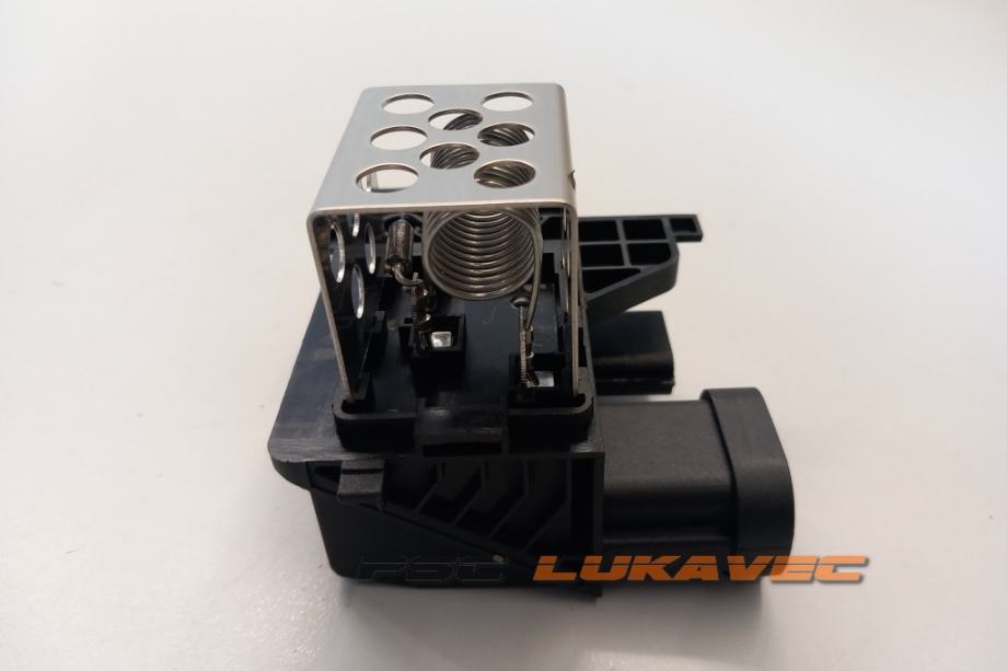 RENAULT MEGANE 4 OTPORNIK VENTILACIJE 255507326R