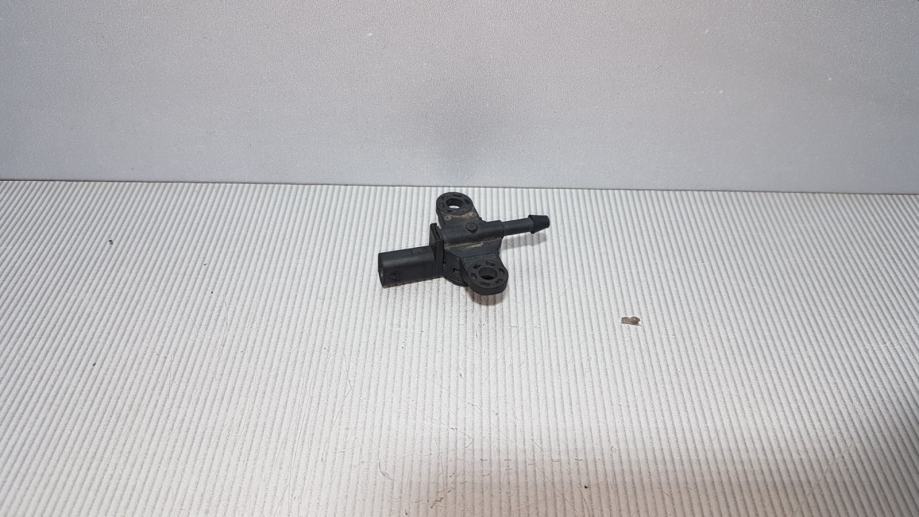 SENZOR AUDI A4 (B9) > 15-18 8W0959121A