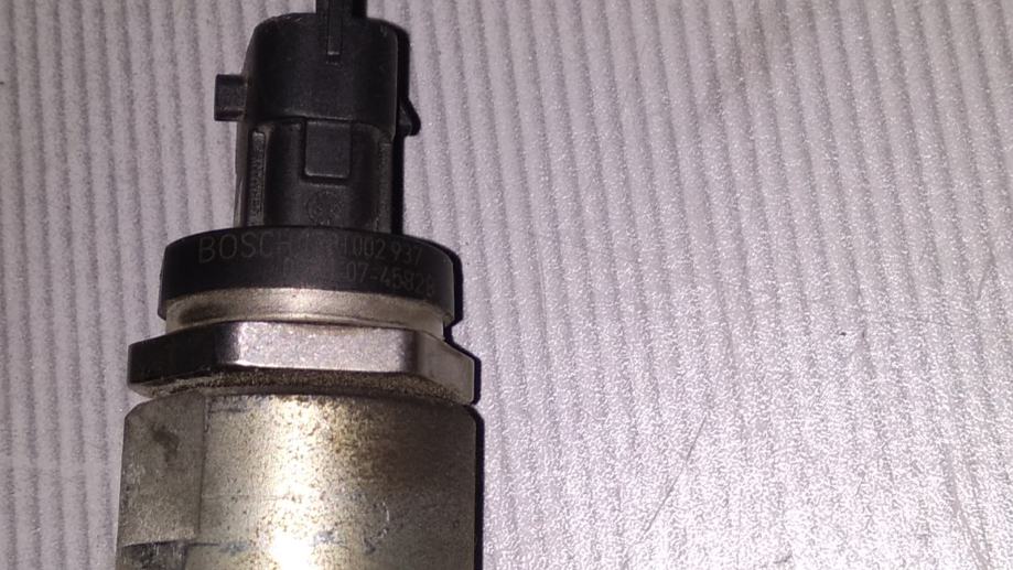 SENZOR PRITISKA GORIVA CHRYSLER/DODGE VOYAGER > 04-07 281002937