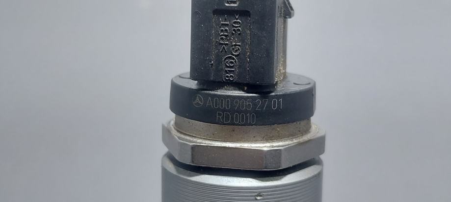 SENZOR PRITISKA GORIVA MERCEDES GLC (X253) > 15- A0009052701