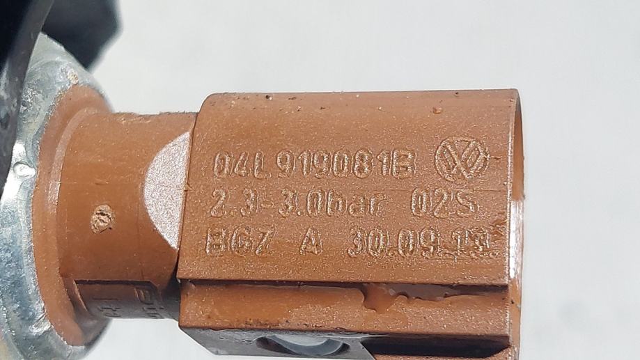 SENZOR PRITISKA ULJA VW GOLF 7 > 12-16 04L919081B