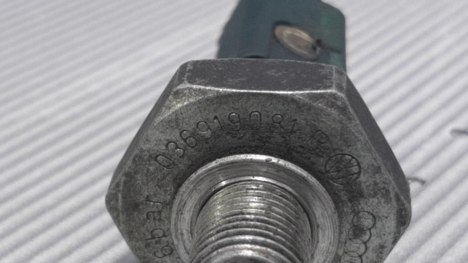 SENZOR PRITISKA ULJA VW POLO > 09-14 036919081B