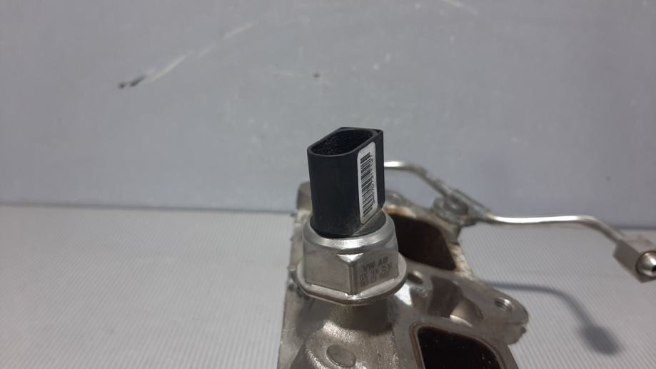 SENZOR PRITISKA VW PASSAT B6 > 05-10 03C906051G