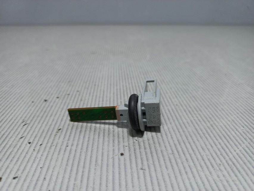 SENZOR TEMPERATURE VW PASSAT B8 > 14- Â¸3D0907543A