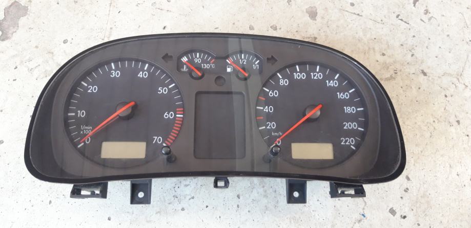 VW Golf 4 kilometar sat 1JO919860