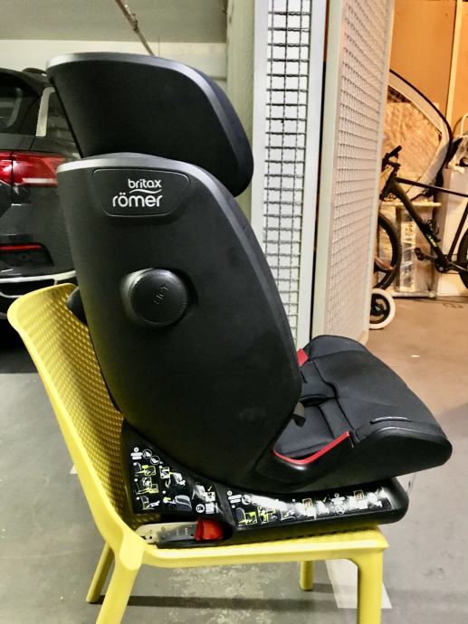 Britax Romer Advansafix IV