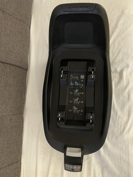 Maxicosi 2way pearl autosjedalica + isofix baza 2 way Maxicosi 2way pearl autosjedalica + isofix baza 2 way
