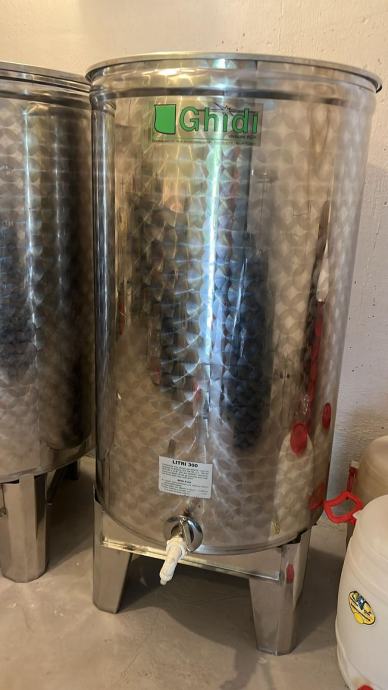Dvije Inox bacve od 300 i 400 lit. kvaliteta Ghidi