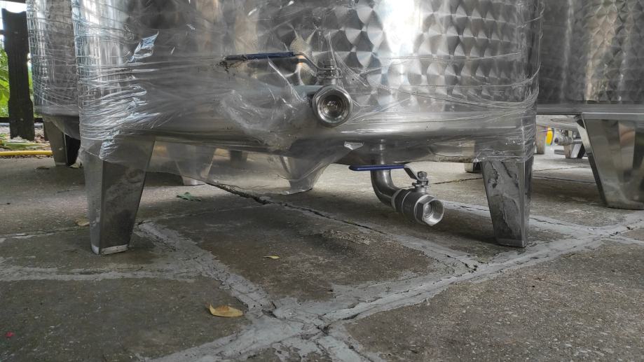 Inoks spremnik bačva LETINA 2000 L - nerabljeno/novo (moguće hlađenje)