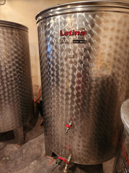 Letina 900 L inox bačva