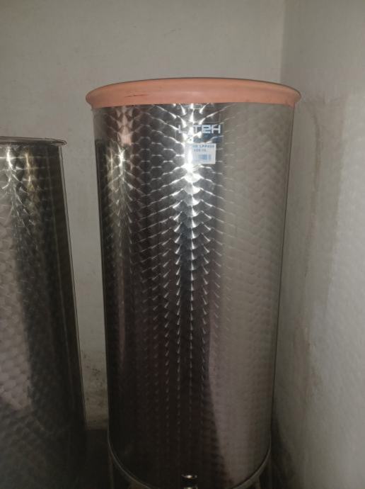 Letina INOX bačve za vino - 400 i 620 litara