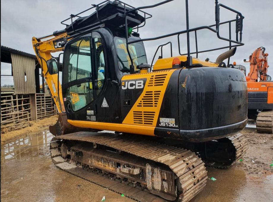 BAGER GUSJENIČAR JCB JS 130 LC #2014.G# #5400 RADNIH SATI#