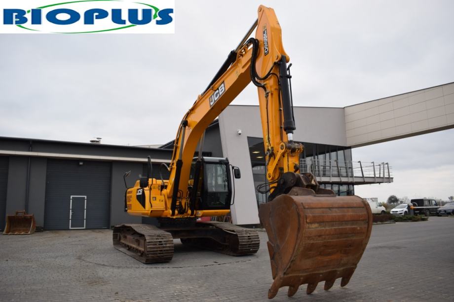 BAGER GUSJENIČAR JCB JS 260 LC GODINA 2013