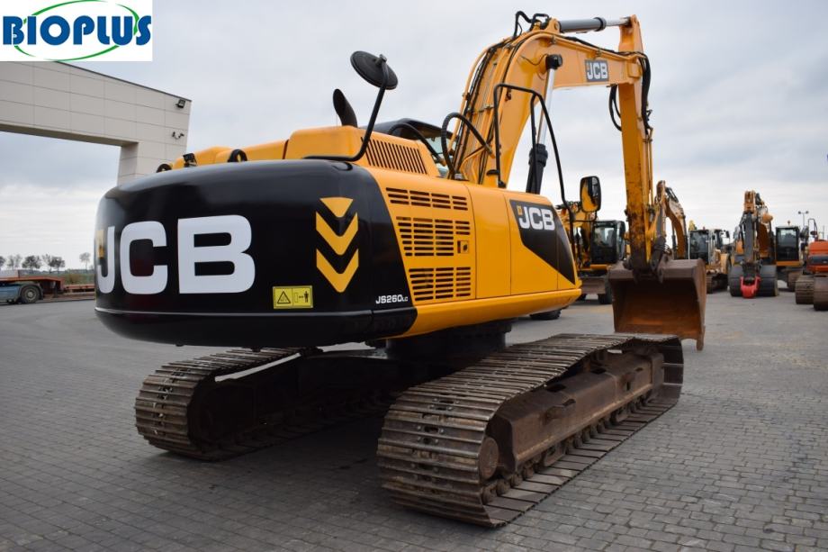 BAGER GUSJENIČAR JCB JS 260 LC GODINA 2013